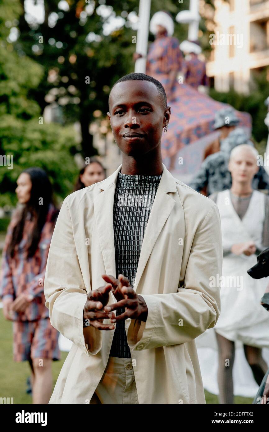 Street style, model during Henrick Vibskov Spring Summer 2021 show ...