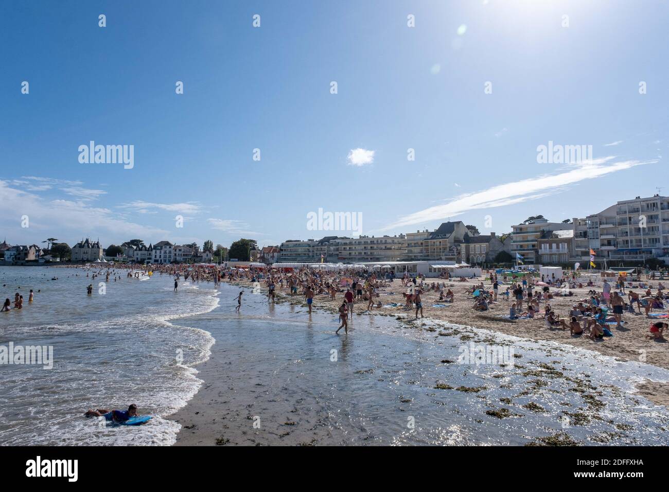 Le pouliguen plage hi-res stock photography and images - Alamy