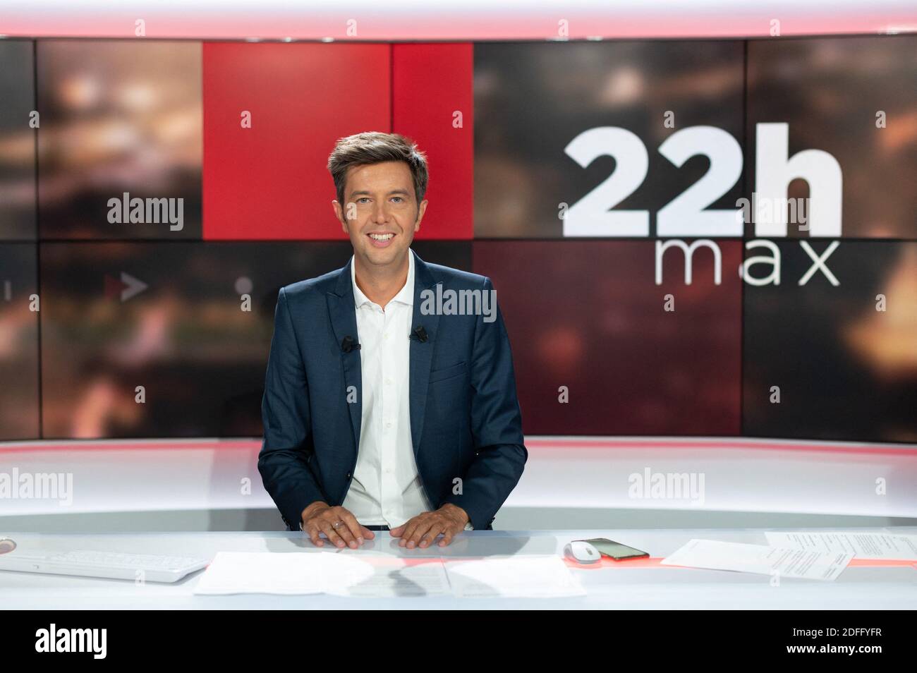 EXCLUSIVE. Le journaliste Maxime Switek sur le plateau du '22H Max' sur ...