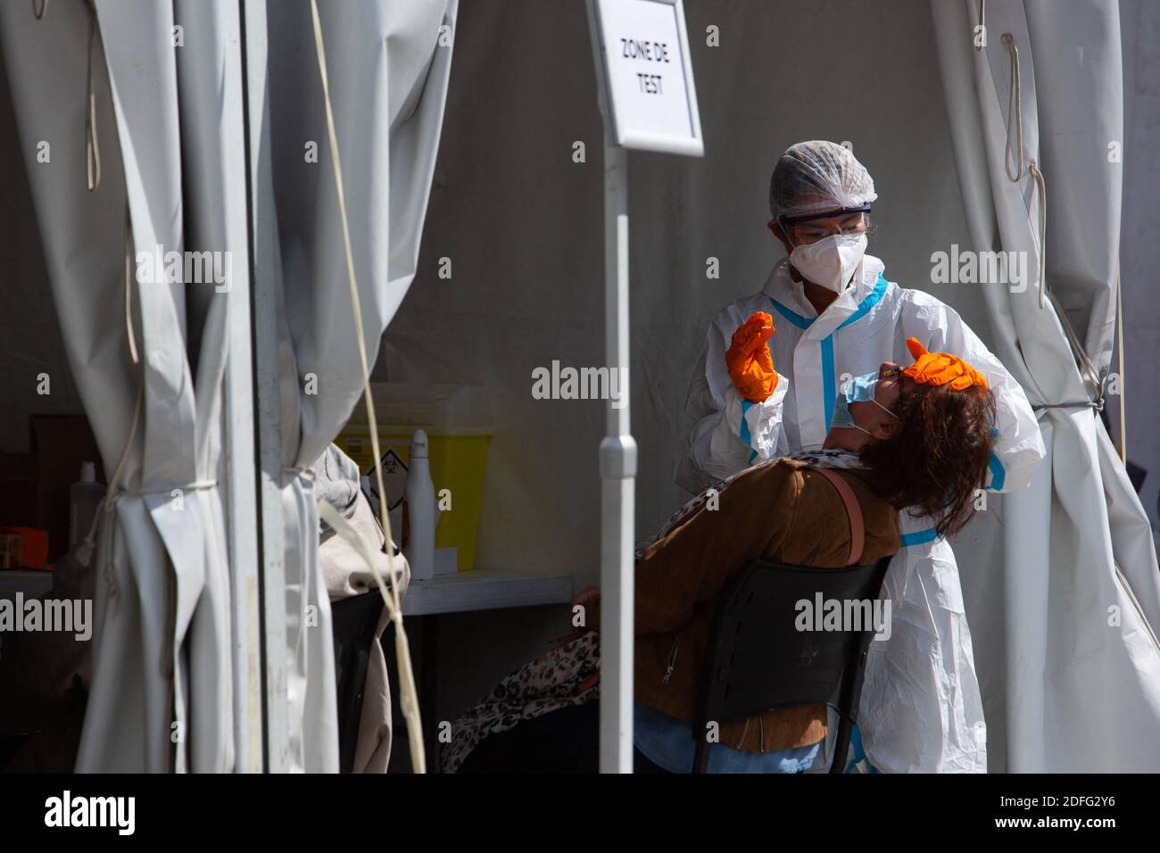 Tests de test pcr hi-res stock photography and images - Alamy