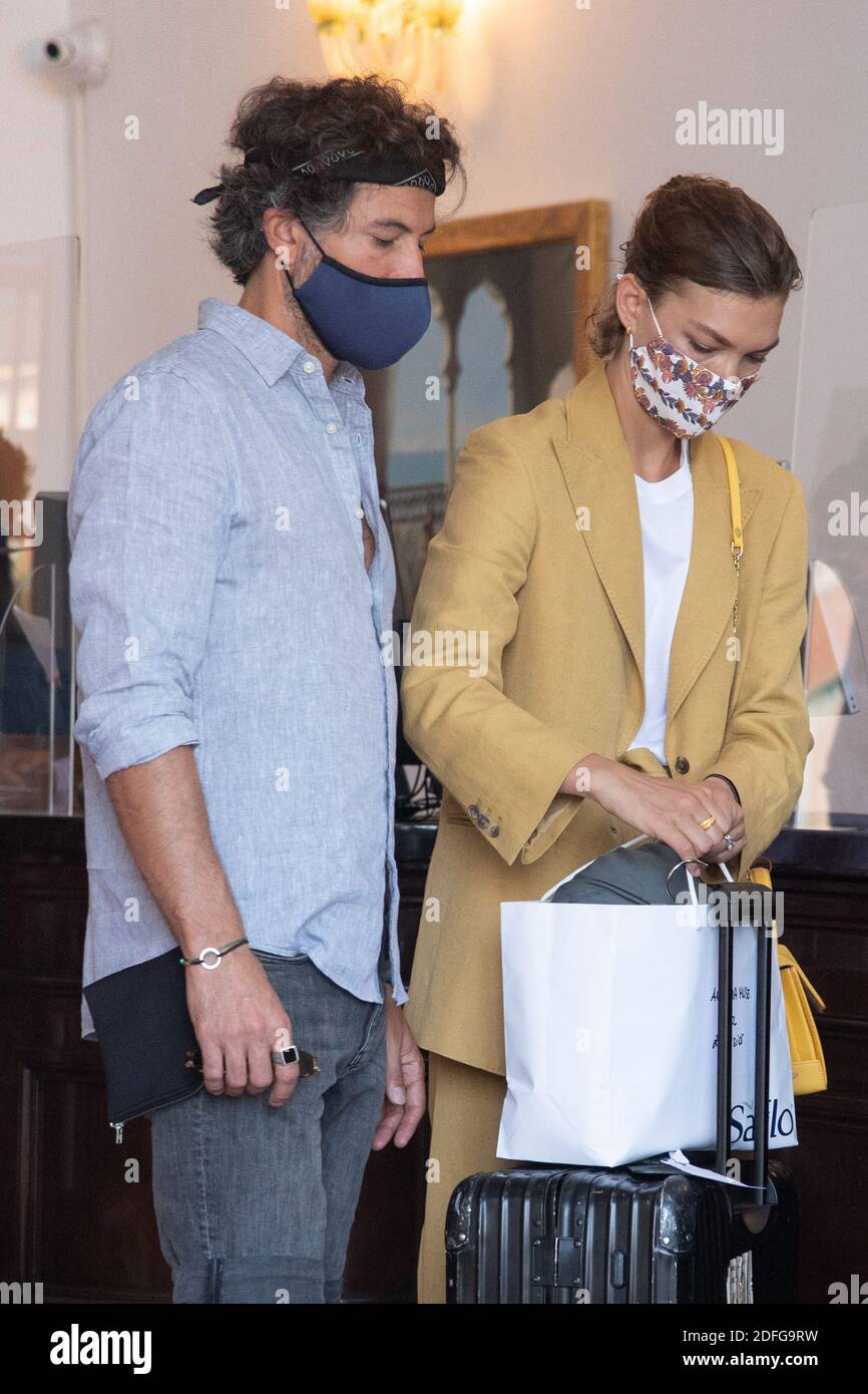 Arizona Muse and husband Boniface Verney-Carron arriving at the ...