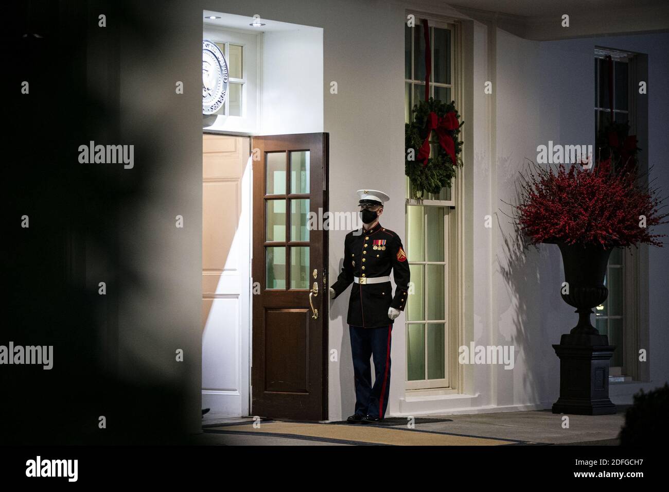 West wing entrance white house hi-res stock photography and images - Alamy