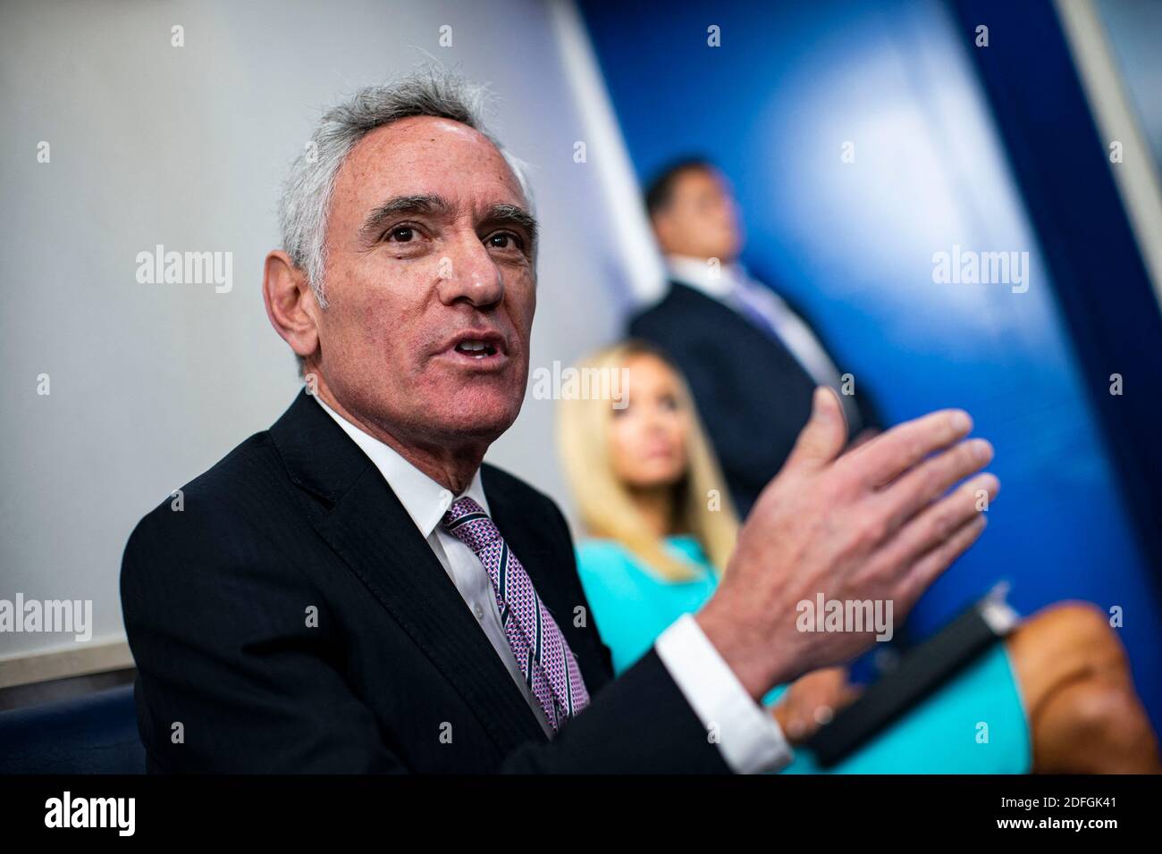 Dr scott atlas hi-res stock photography and images - Alamy