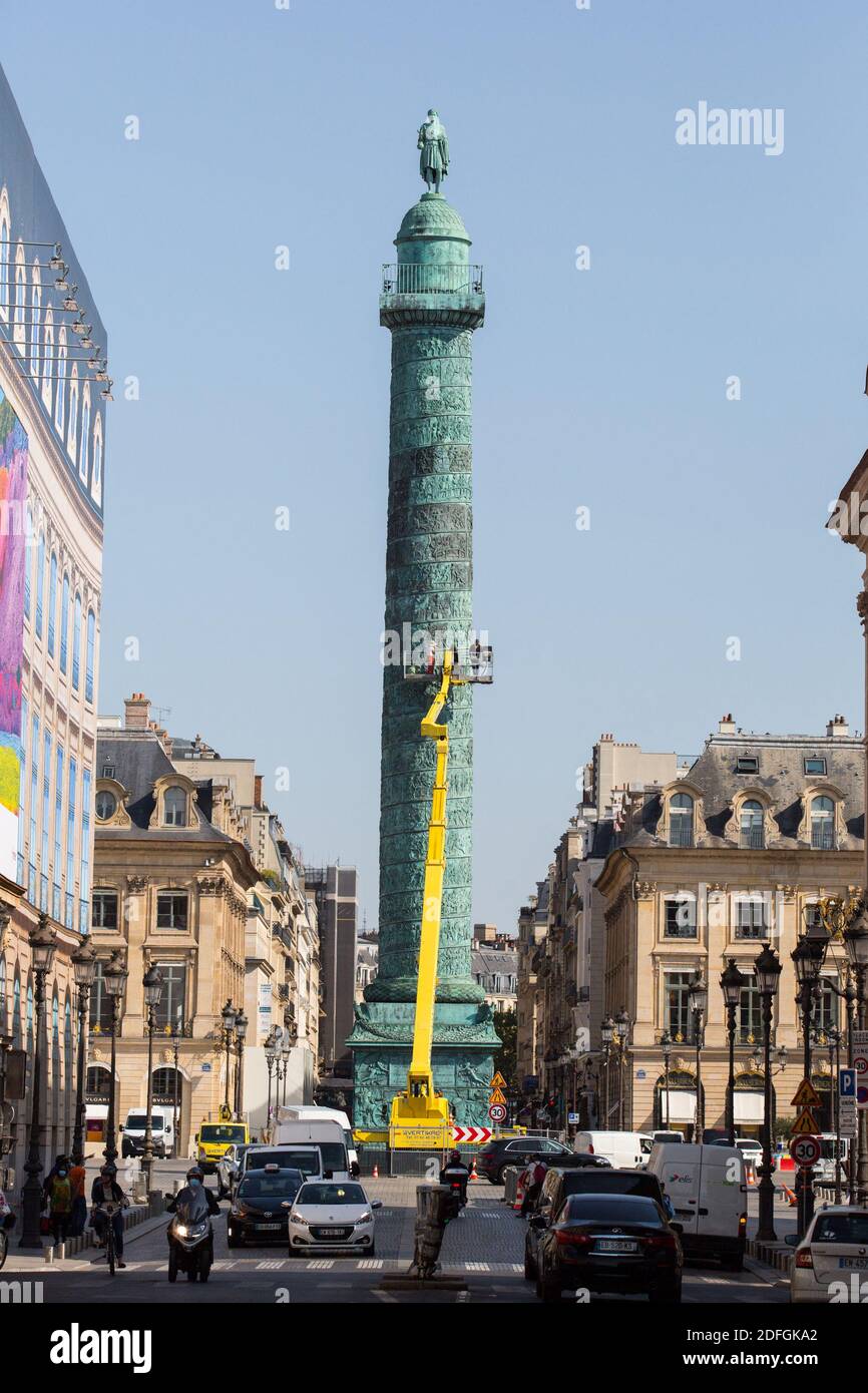 Cleaning of the Vendome column today called the Column of the Grande ...