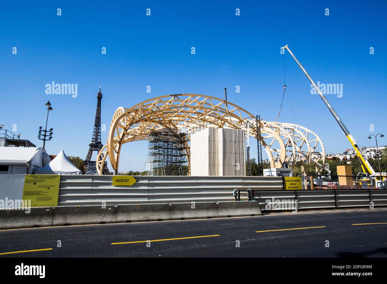 Paris 2024 olympic games works hi-res stock photography and images - Alamy