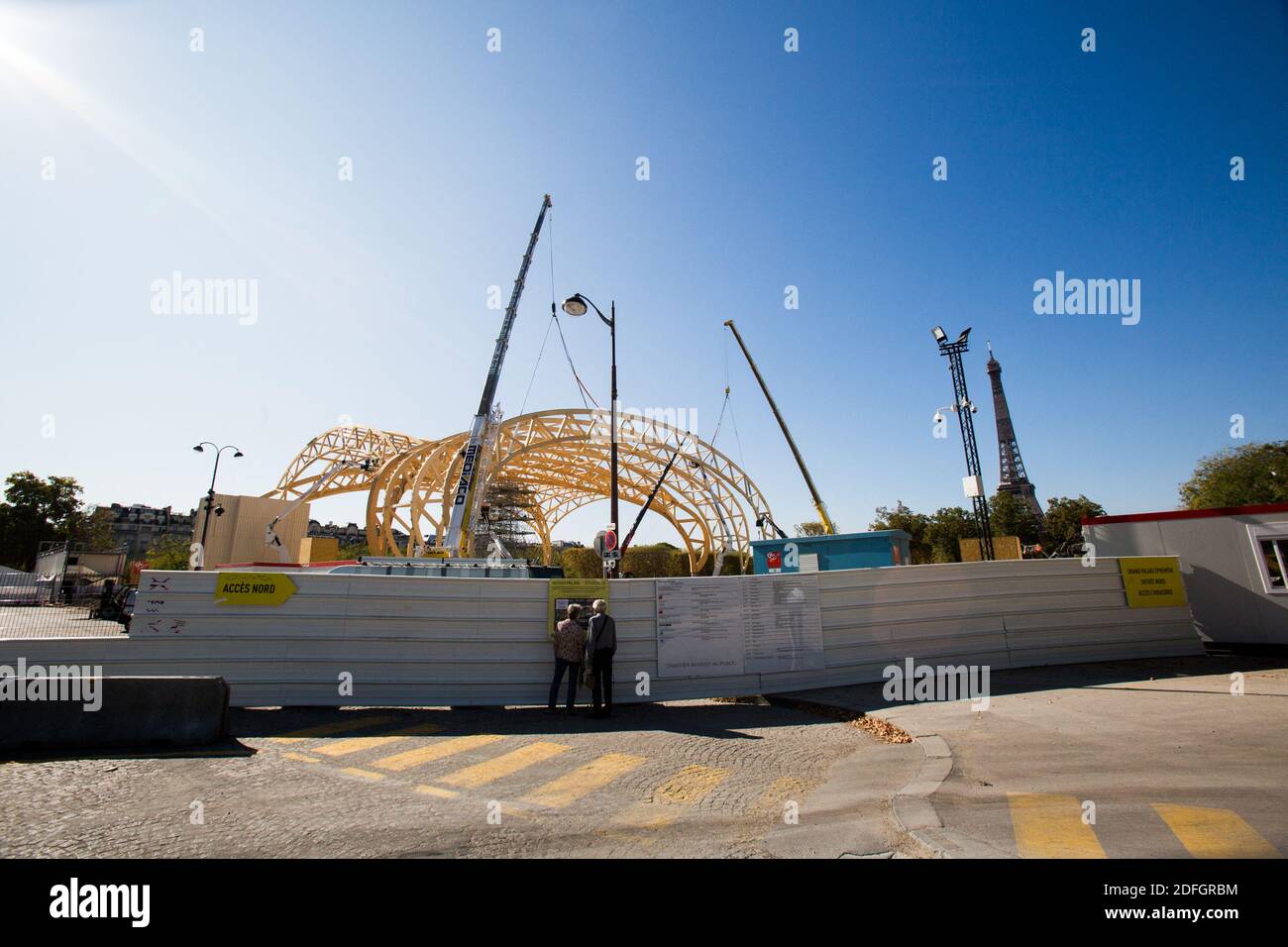 Paris 2024 olympic games works hi-res stock photography and images - Alamy