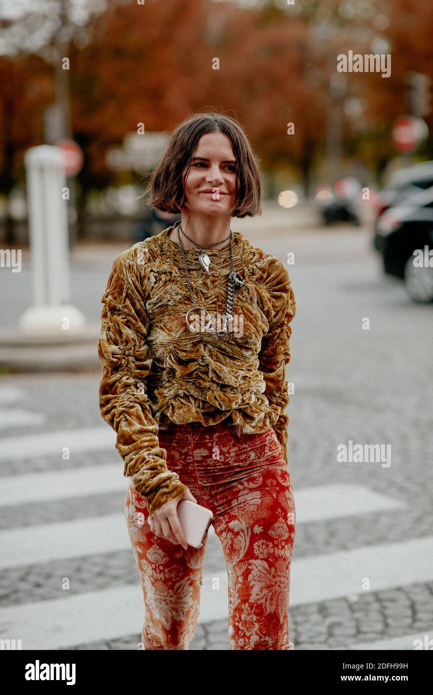Street style, Marta Cygan arriving at Acne Spring Summer 2021 show ...