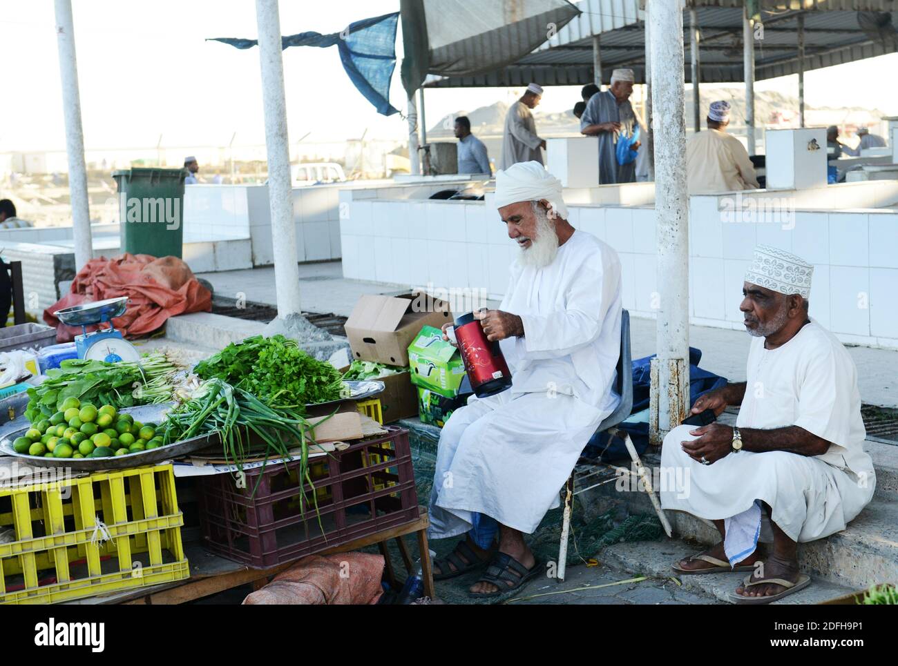 Barka souq hi-res stock photography and images - Alamy