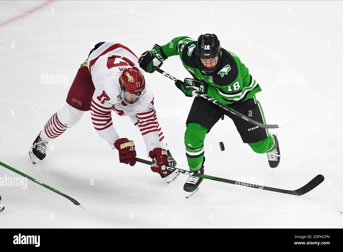 Denver pioneers hockey score hi-res stock photography and images - Alamy