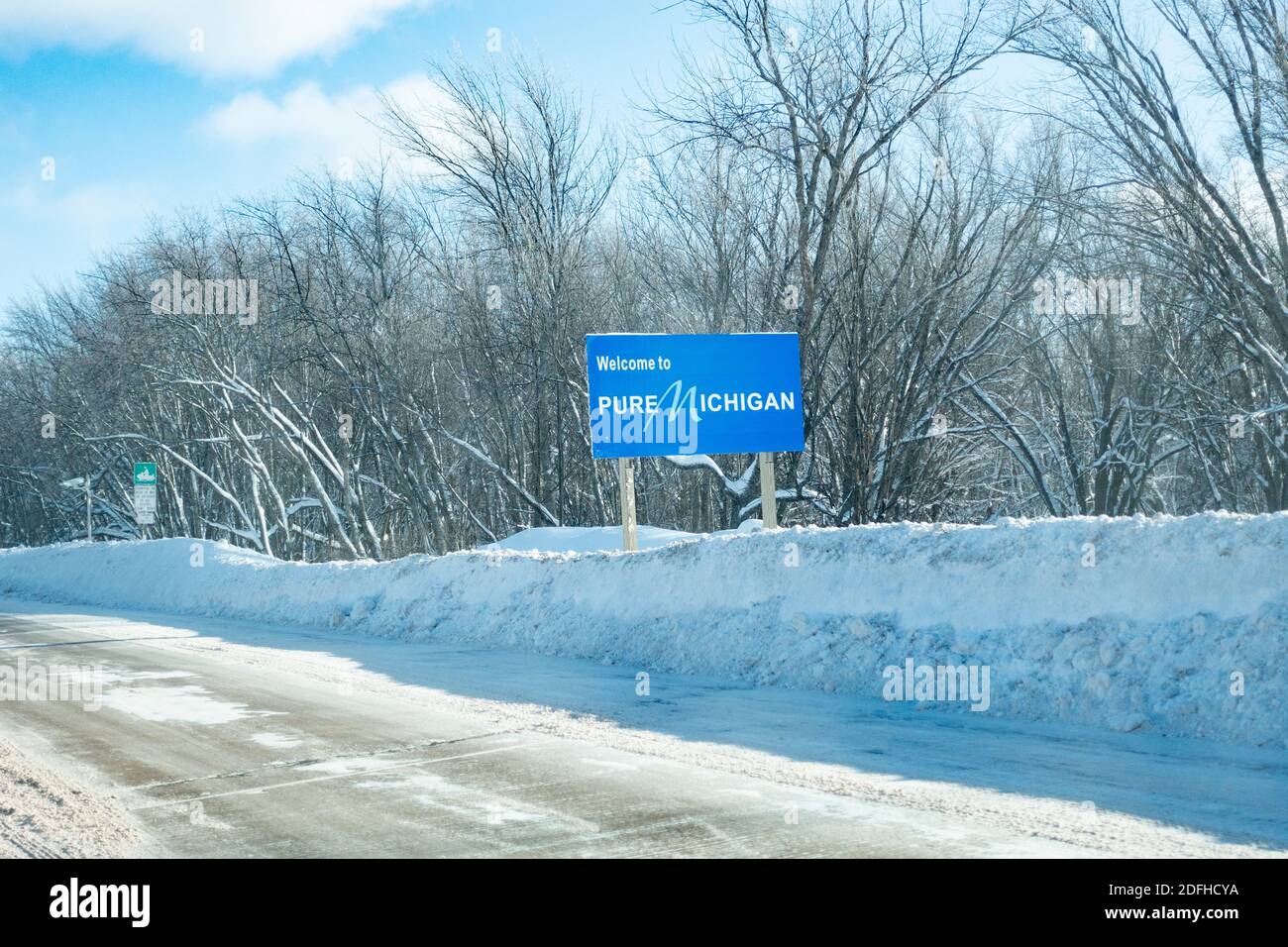 Michigan highway 2 hi-res stock photography and images - Alamy