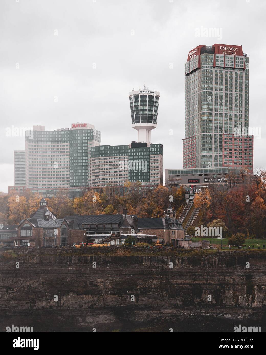 Skyscraper in niagara falls canada hi-res stock photography and images ...