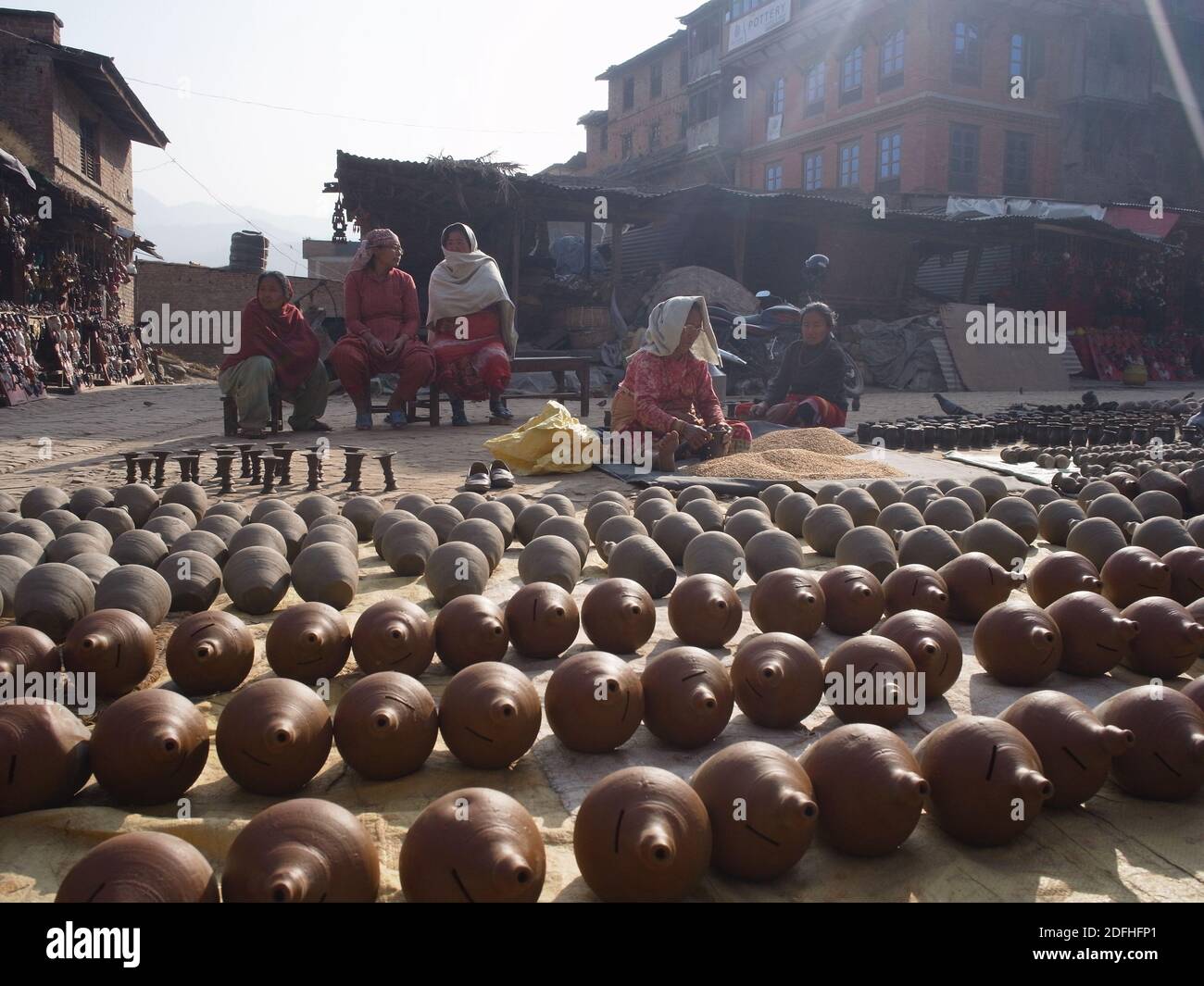 Potteryforsale hi-res stock photography and images - Alamy