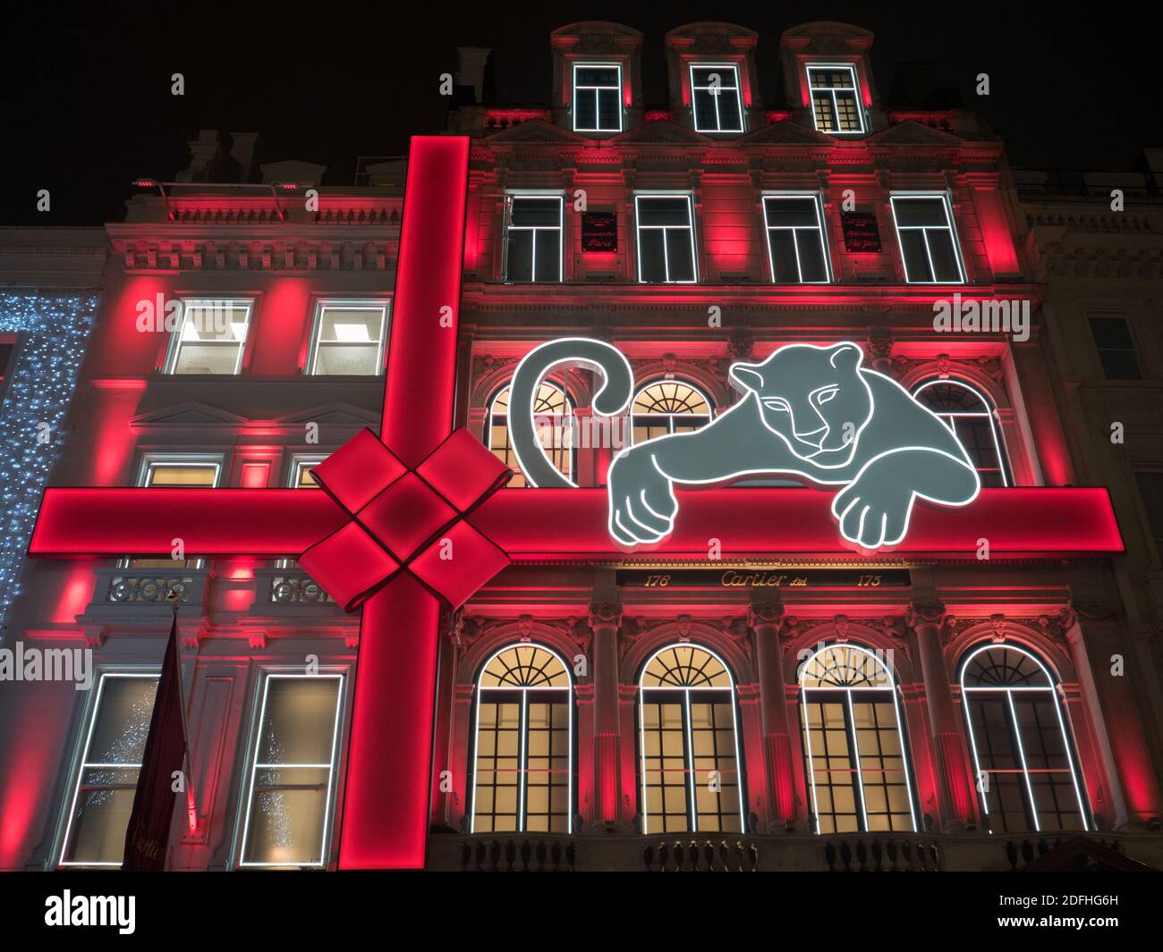 Cartier facade hi-res stock photography and images - Alamy
