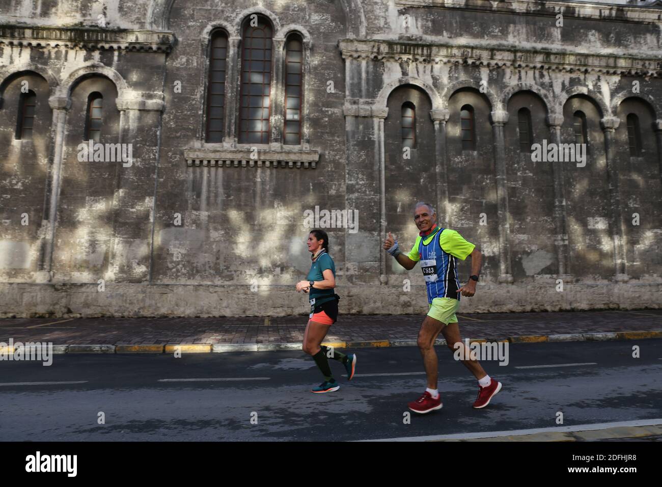 ISTANBUL, TURKEY - NOVEMBER 08, 2020: Athletes running in 42. Istanbul ...