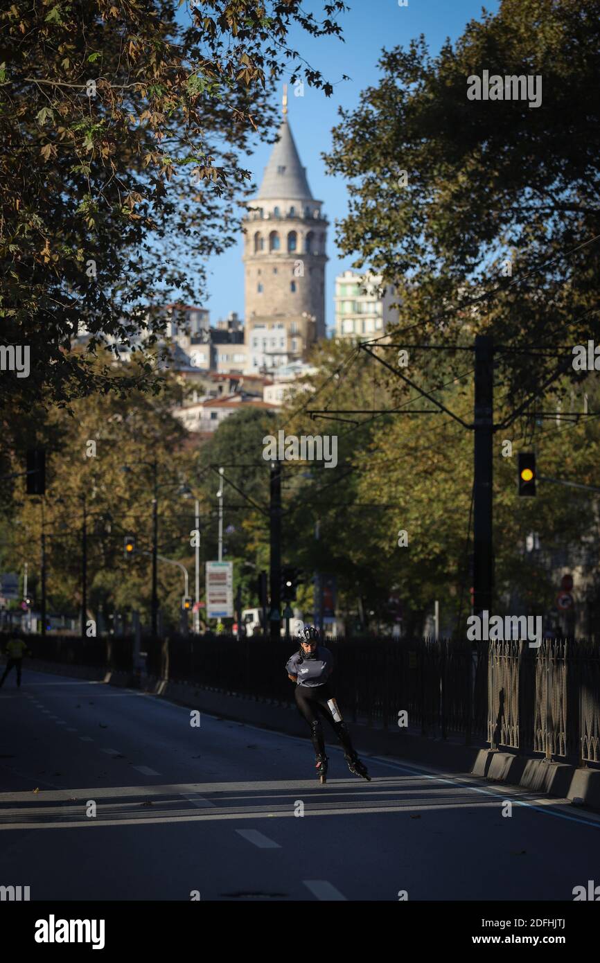 ISTANBUL, TURKEY - NOVEMBER 08, 2020: Skater in 42. Istanbul marathon ...