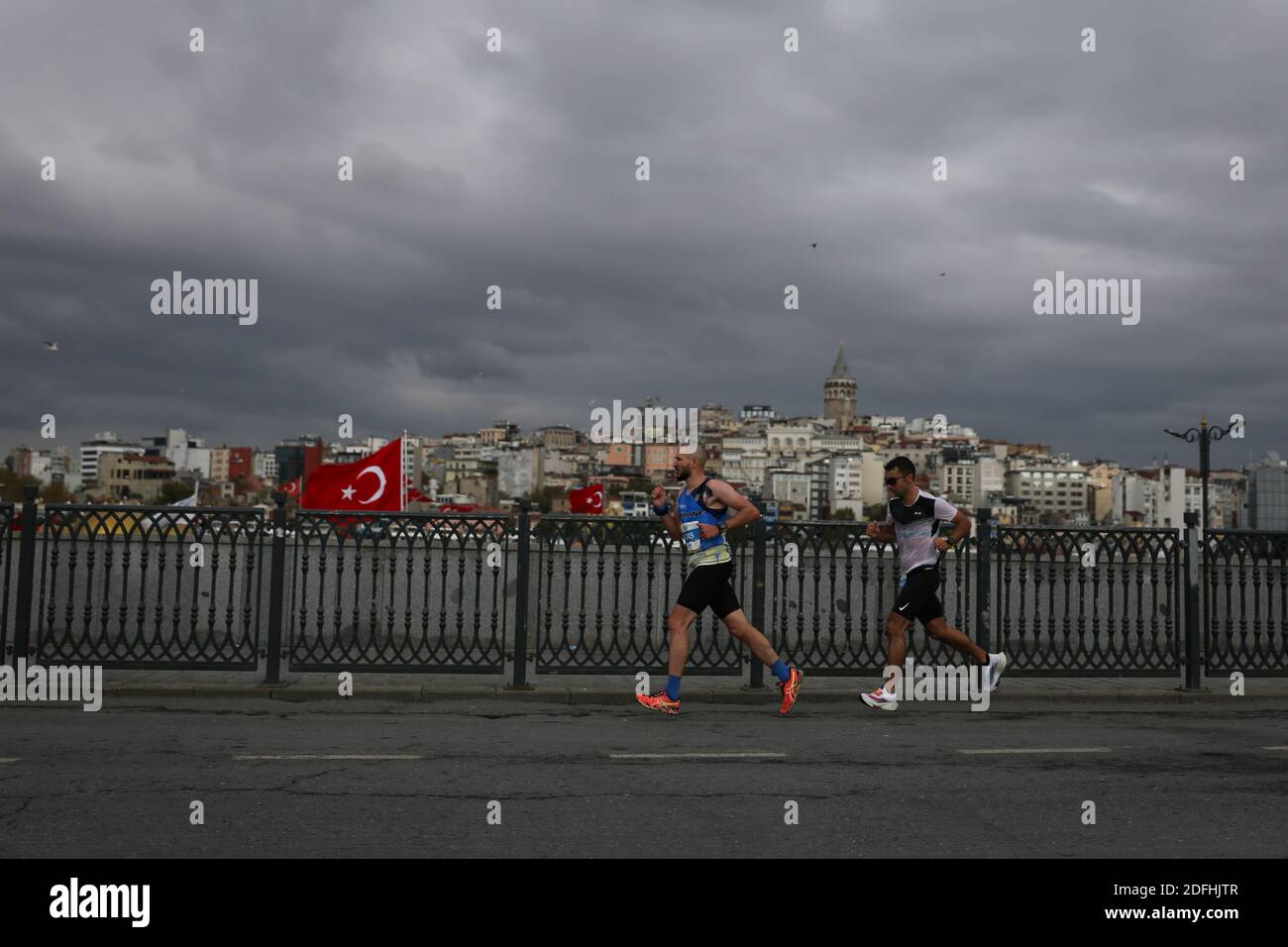 ISTANBUL, TURKEY - NOVEMBER 08, 2020: Athletes running in 42. Istanbul ...