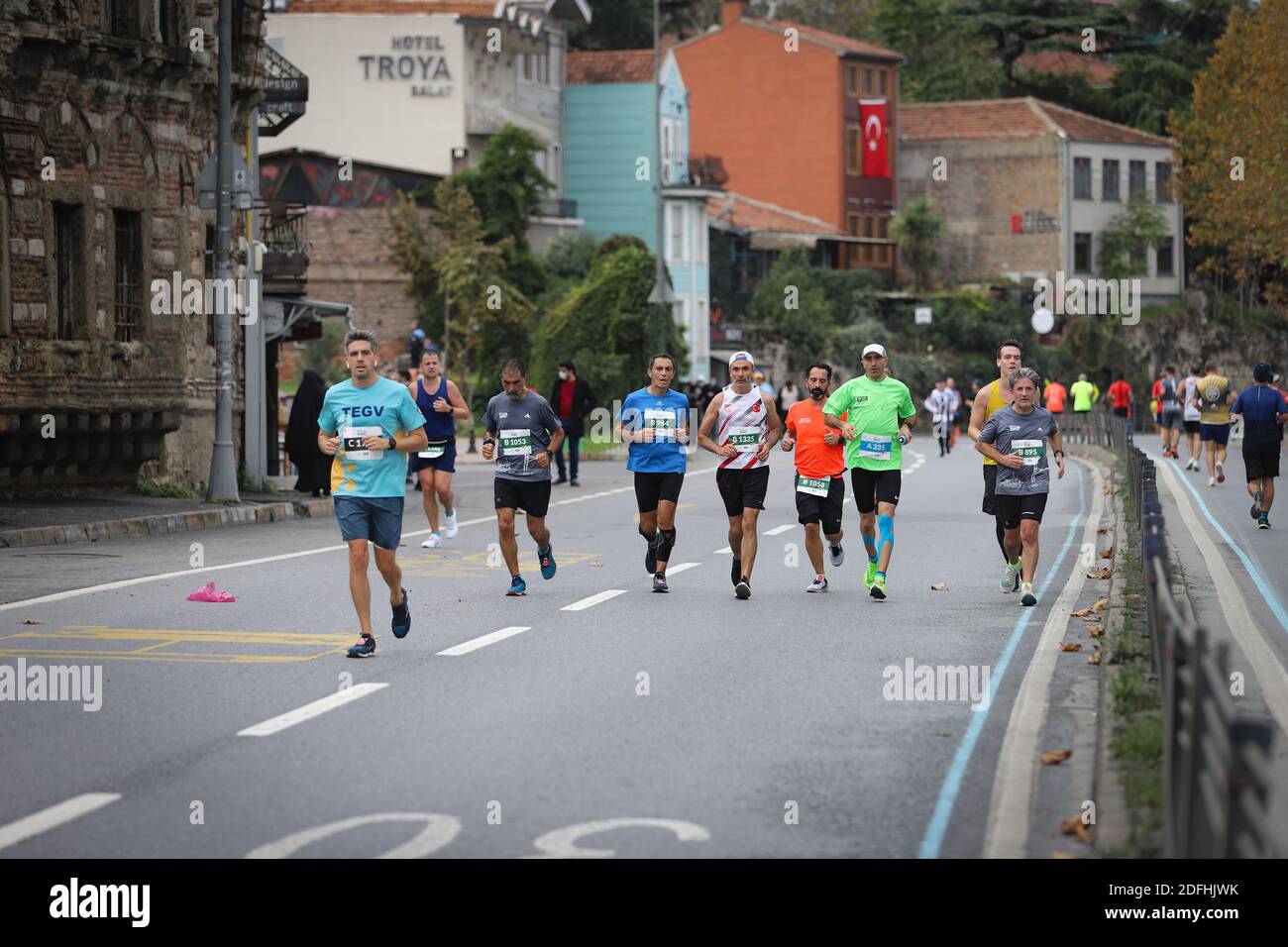 ISTANBUL, TURKEY - NOVEMBER 08, 2020: Athletes running in 42. Istanbul ...