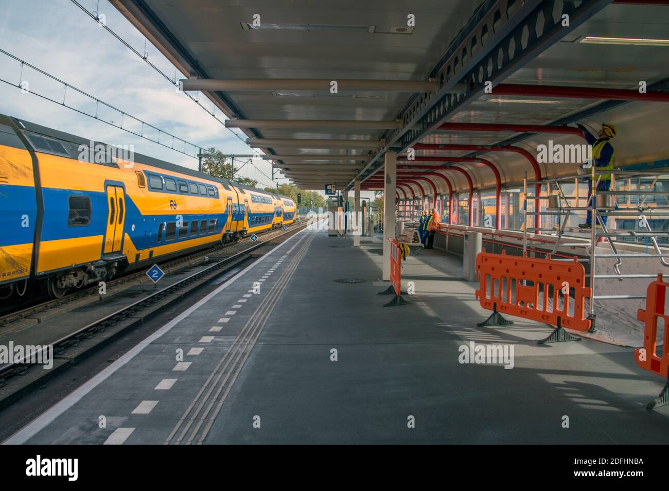 Ns station almere hi-res stock photography and images - Alamy