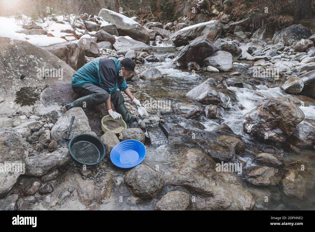 Gold prospector by sluice hi-res stock photography and images - Alamy