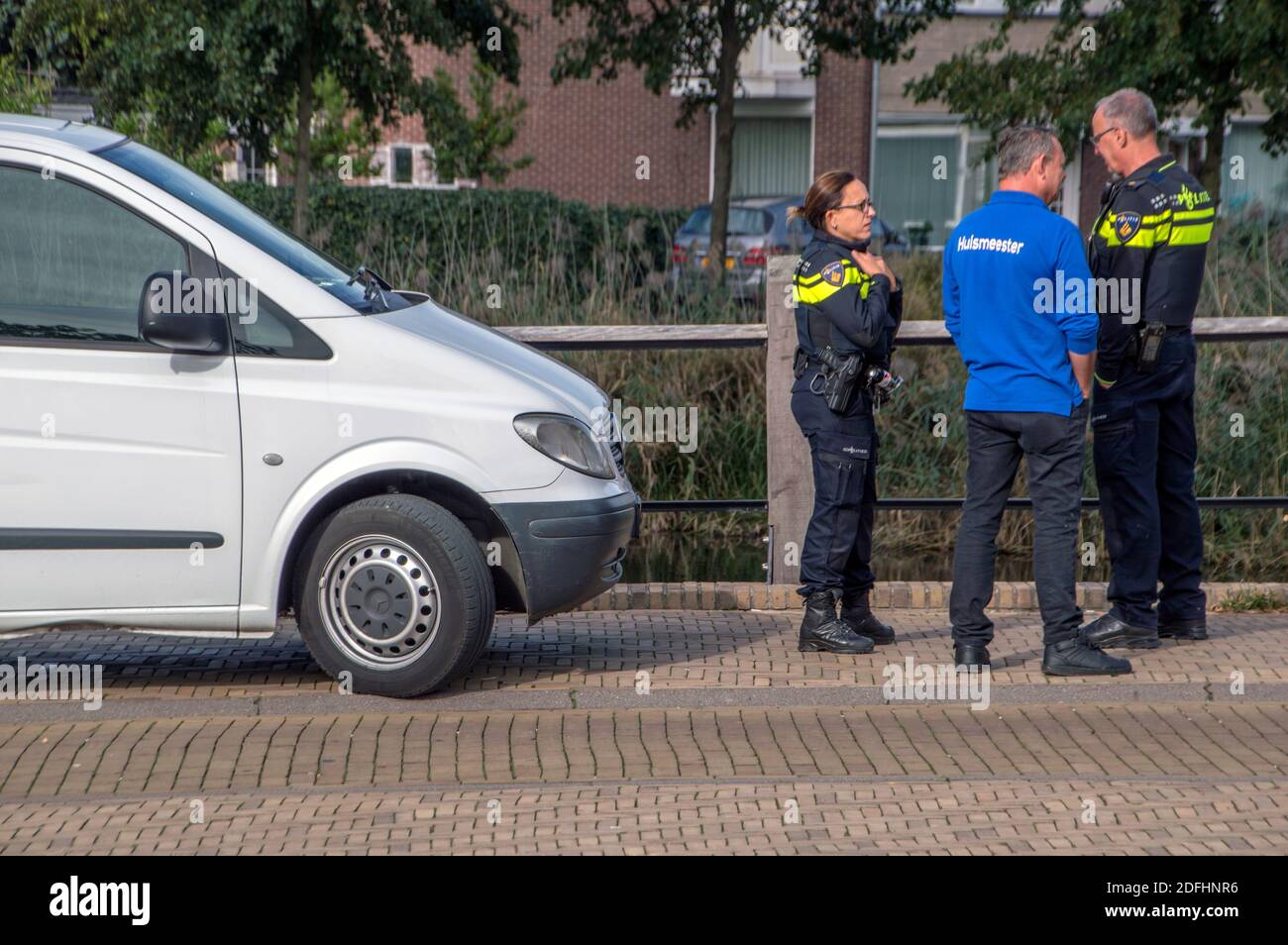 Police talk to driver hi-res stock photography and images - Alamy