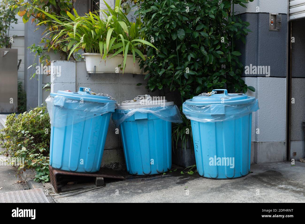 Residual waste garbage cans hi-res stock photography and images - Alamy