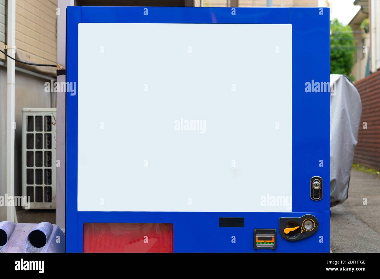 Empty Vending Machine High Resolution Stock Photography and Images - Alamy