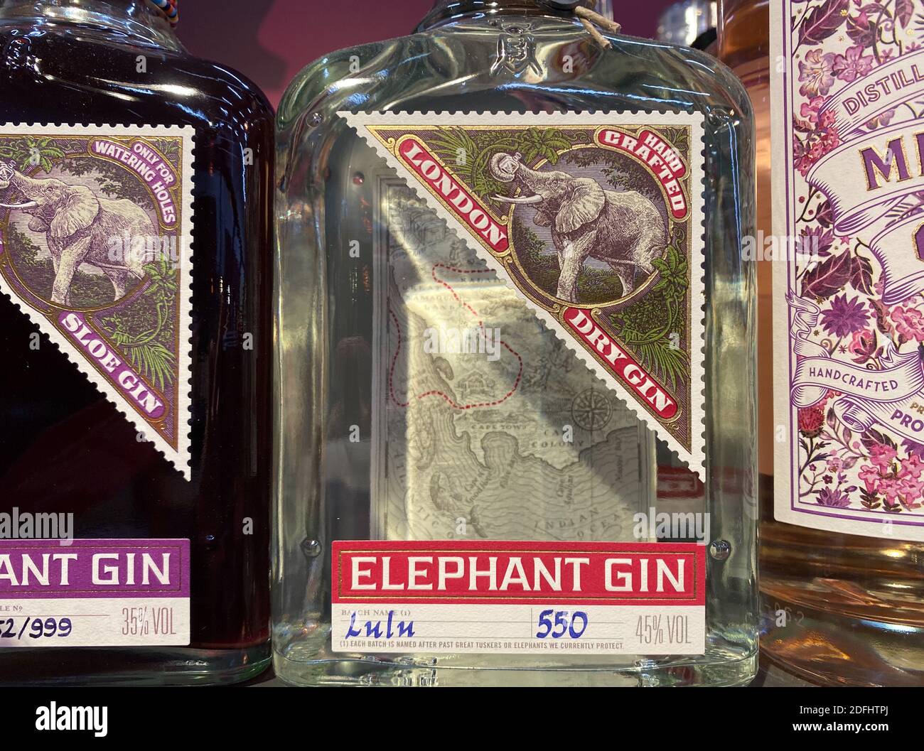 Supermarket alcohol gin hi-res stock photography and images - Alamy