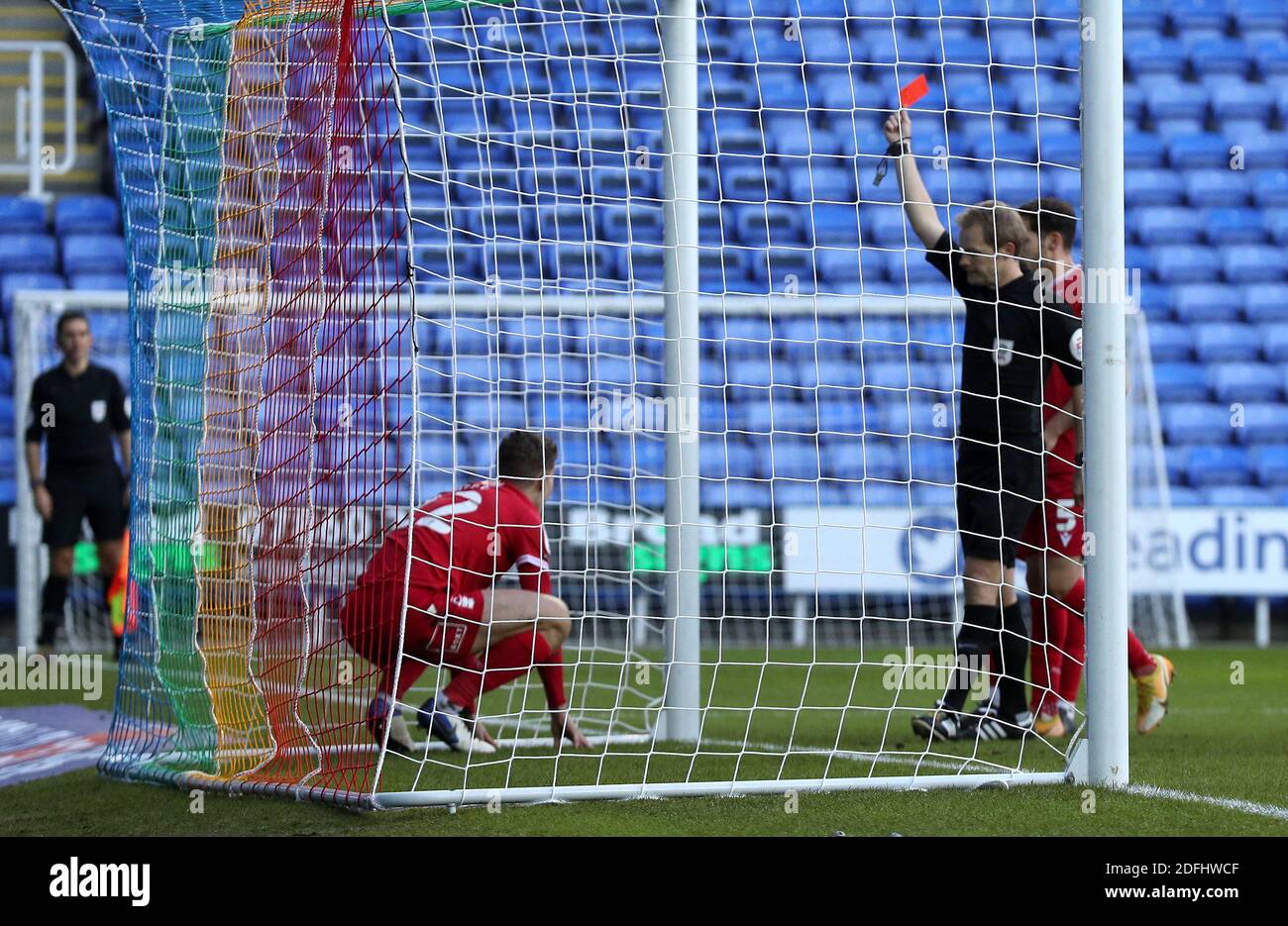 Right shows him the red card hi-res stock photography and images - Alamy
