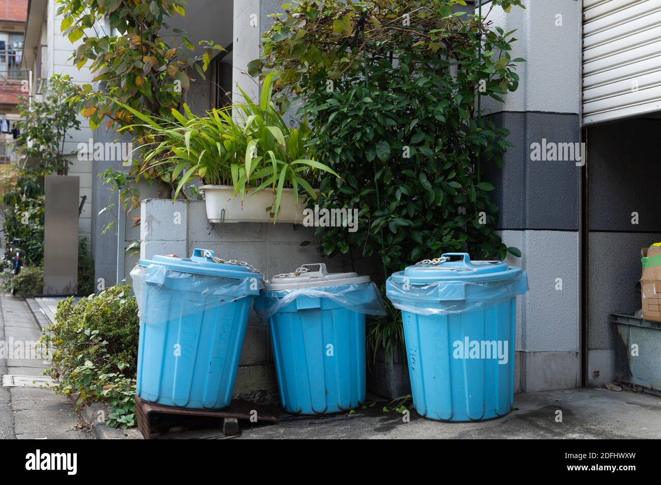 Residual waste garbage cans hi-res stock photography and images - Alamy