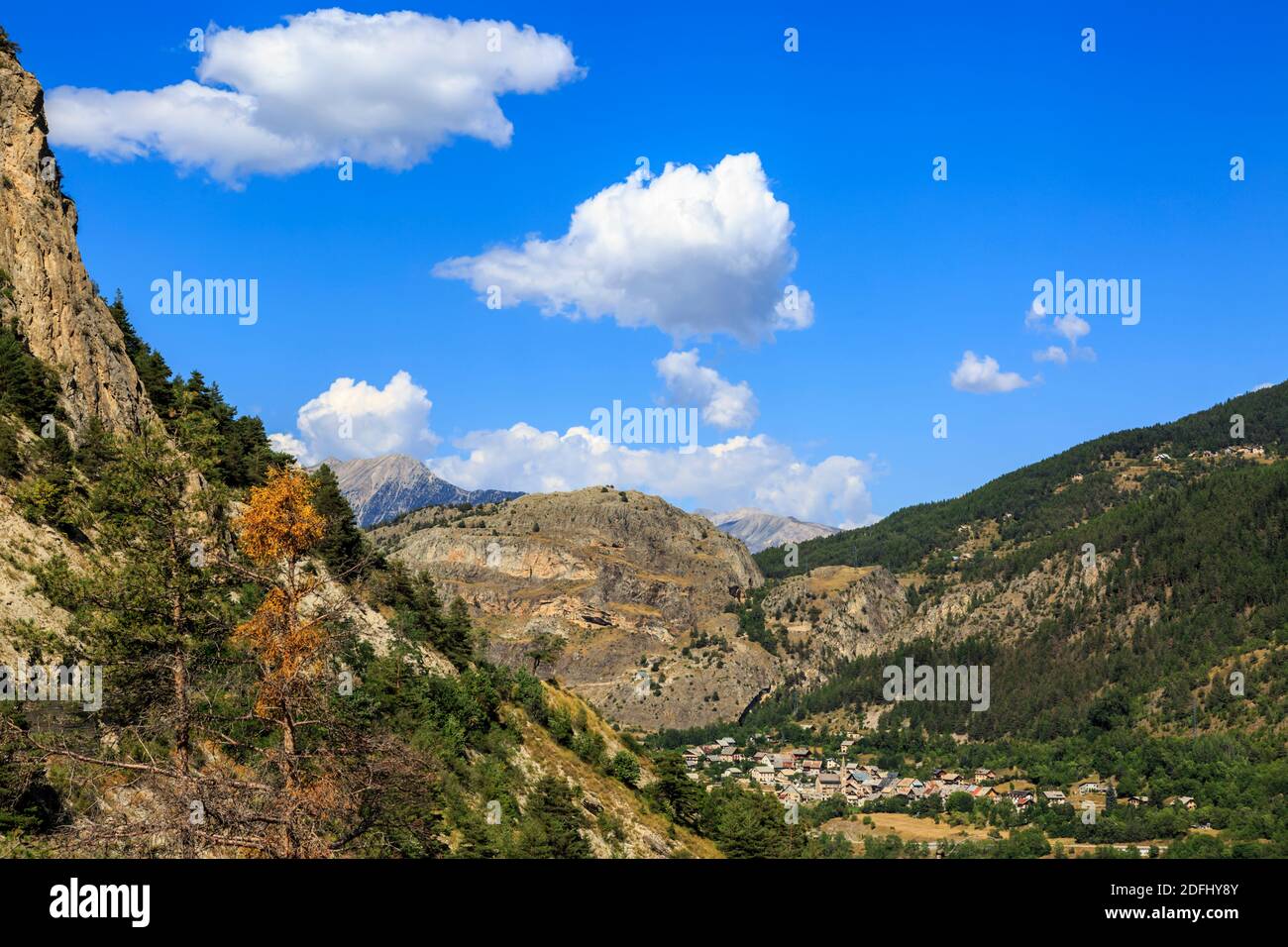 High altitude village hi-res stock photography and images - Alamy
