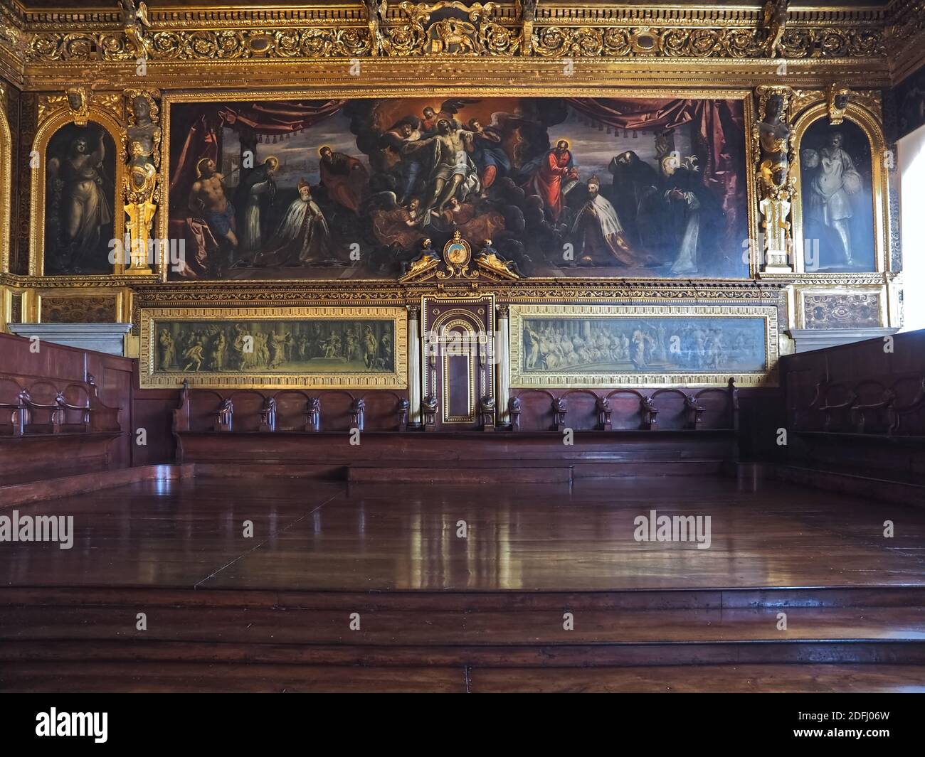 Inside the famous Doge`s palace in Venice-beautiful architecture and ...
