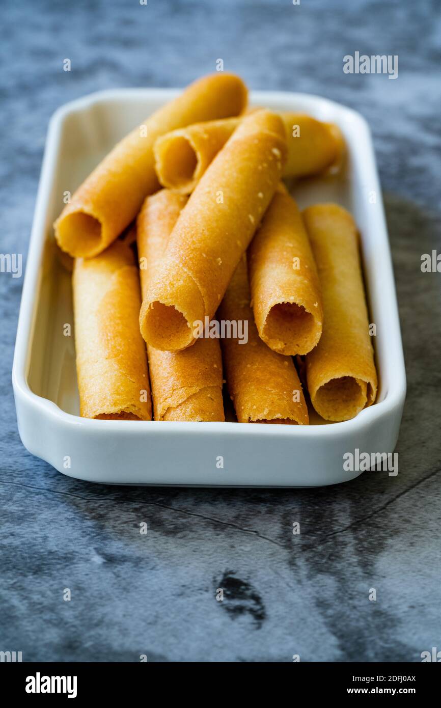 Pirouette cookies hi-res stock photography and images - Alamy