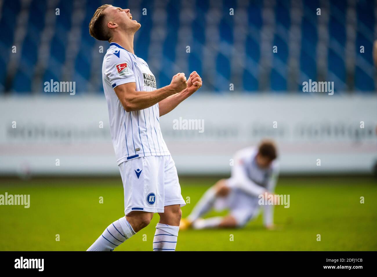 05 December 2020, Lower Saxony, Osnabrück: Football: 2nd Bundesliga ...