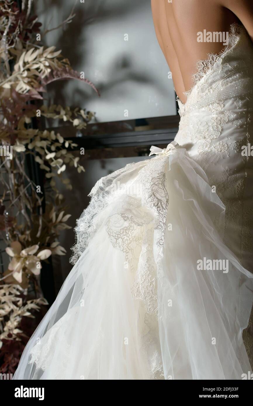 Back view wedding dress hi-res stock photography and images - Alamy