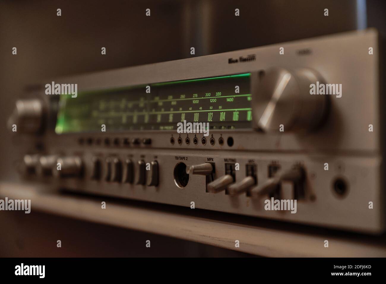 Vintage amplifier hi-res stock photography and images - Alamy