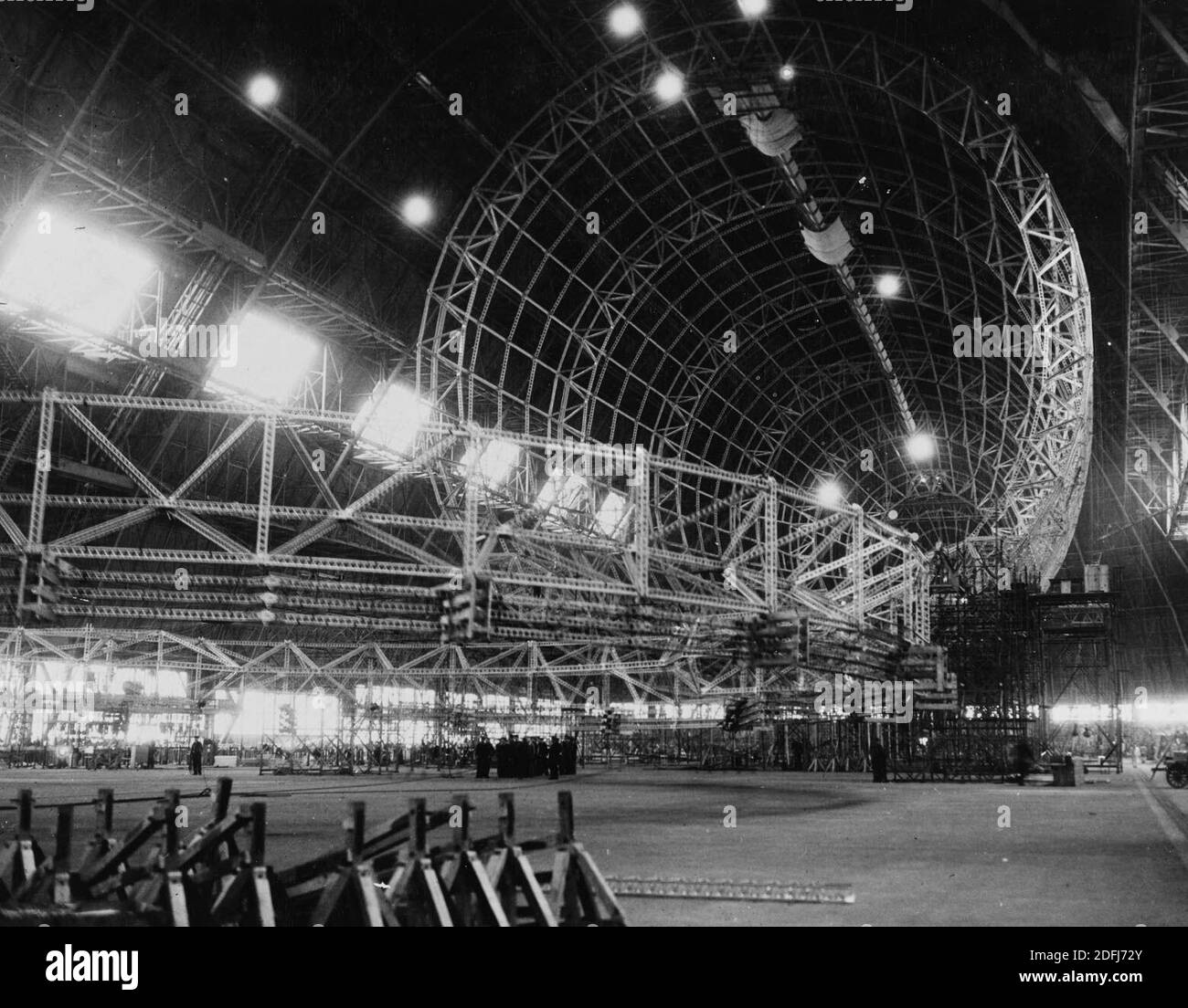 Macon airship construction hi-res stock photography and images - Alamy