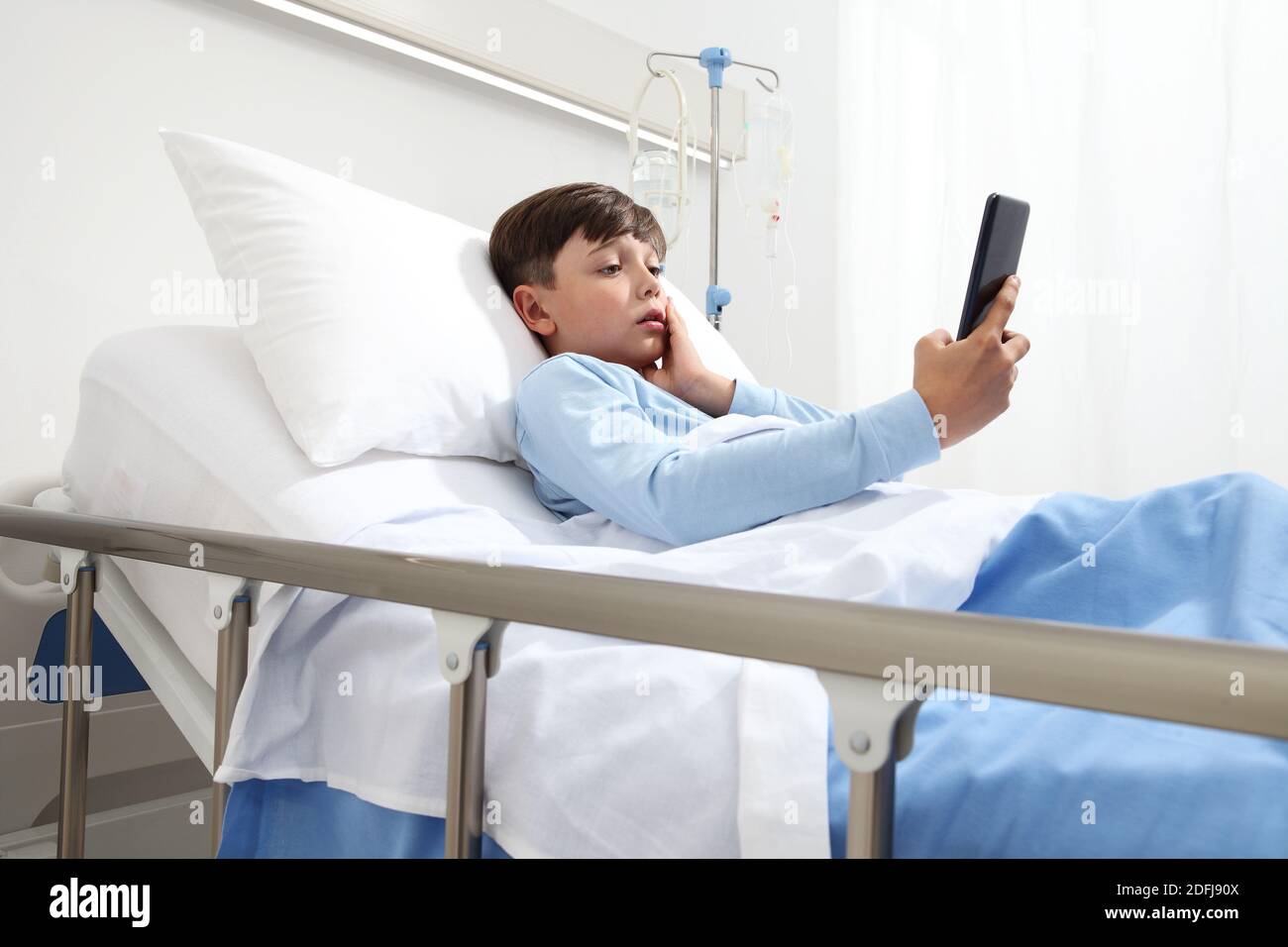 Hospital bed and patient and sad hi-res stock photography and images ...