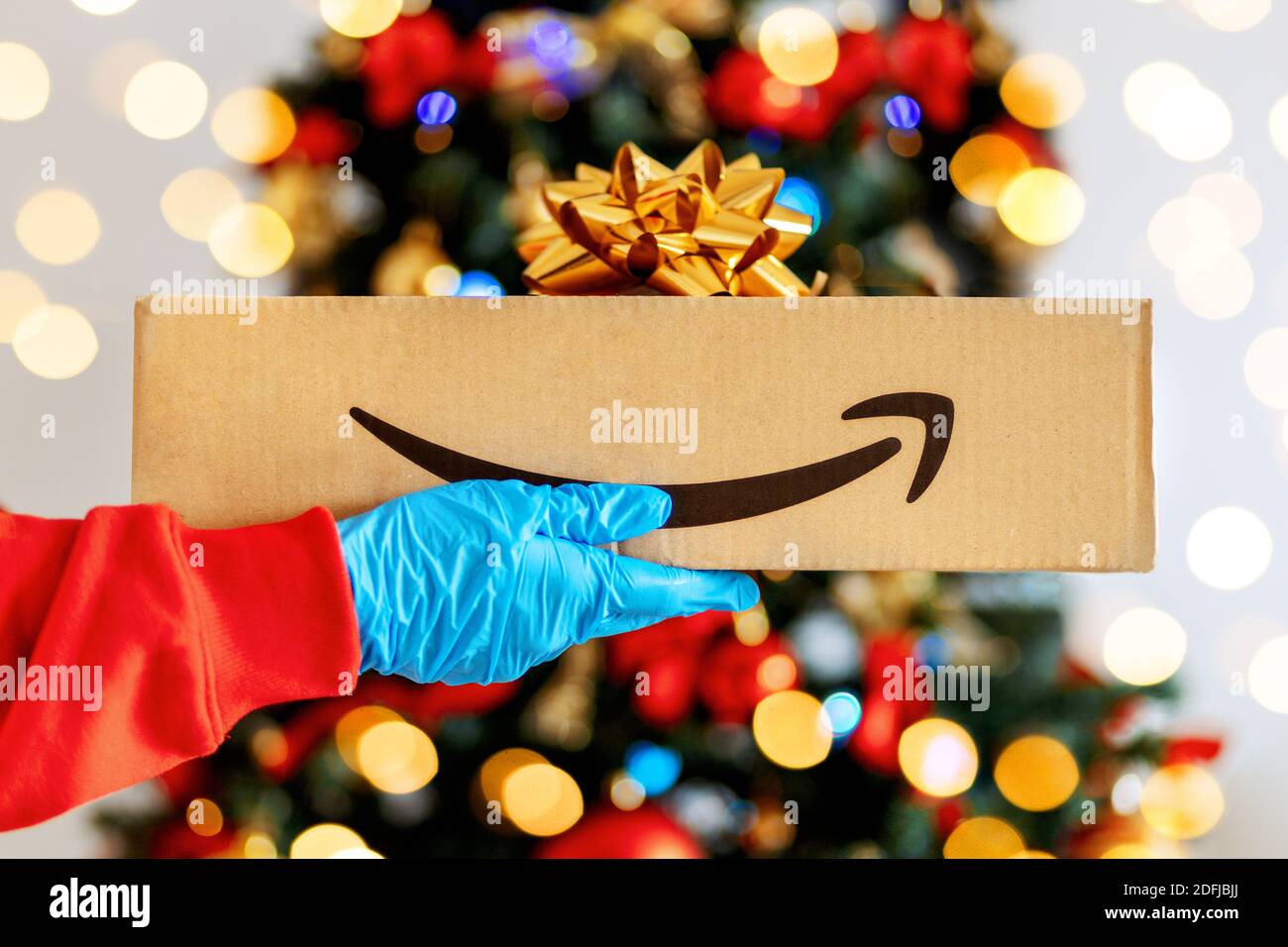 Amazon delivery man hi-res stock photography and images - Alamy