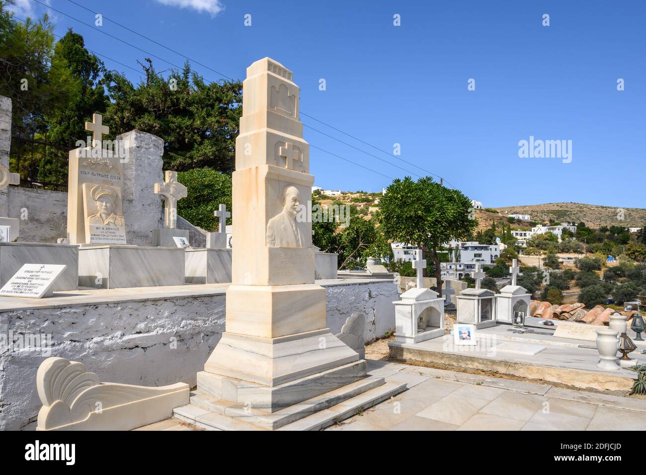 Greek orthodox graveyard cemetery hi-res stock photography and images ...