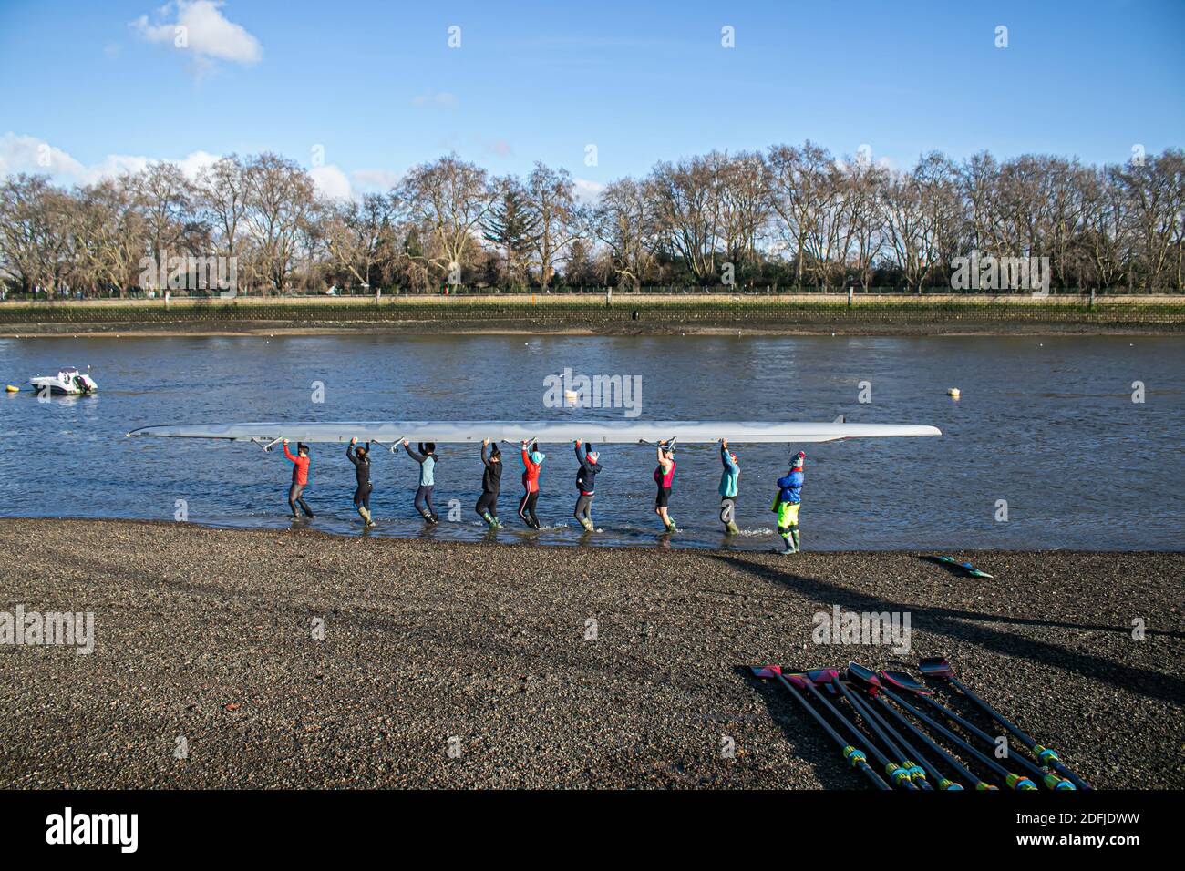 River ouse boat lift hi-res stock photography and images - Alamy