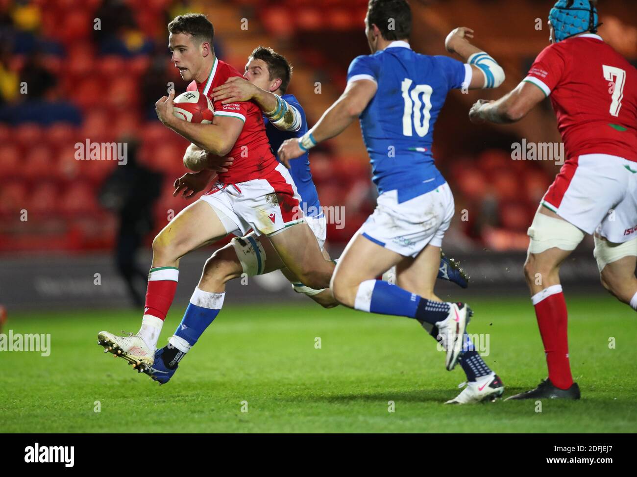 Kieran hardy wales rugby hi-res stock photography and images - Alamy