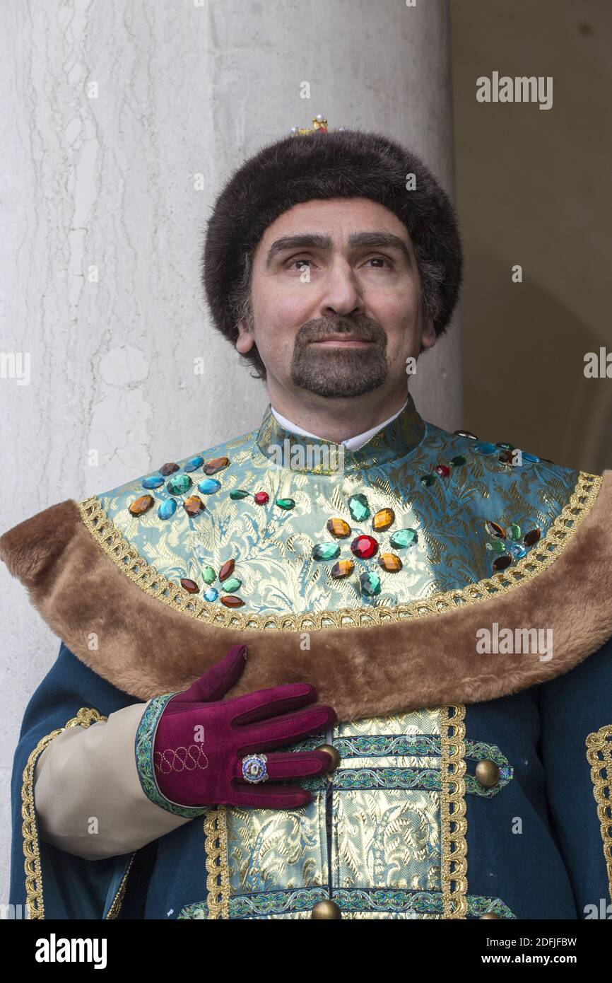 A male in a traditional Venice mask during the world-famous carnival ...