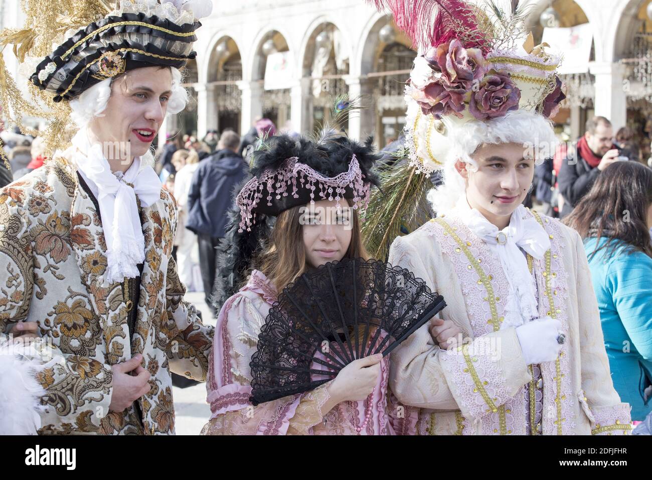 Beautiful courtesans hi-res stock photography and images - Alamy