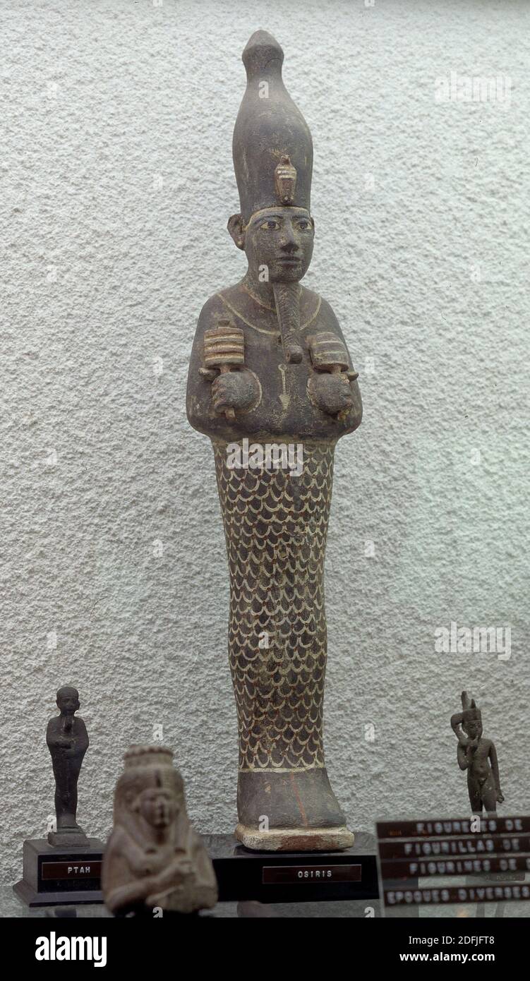 Dios egipcio osiris hi-res stock photography and images - Alamy