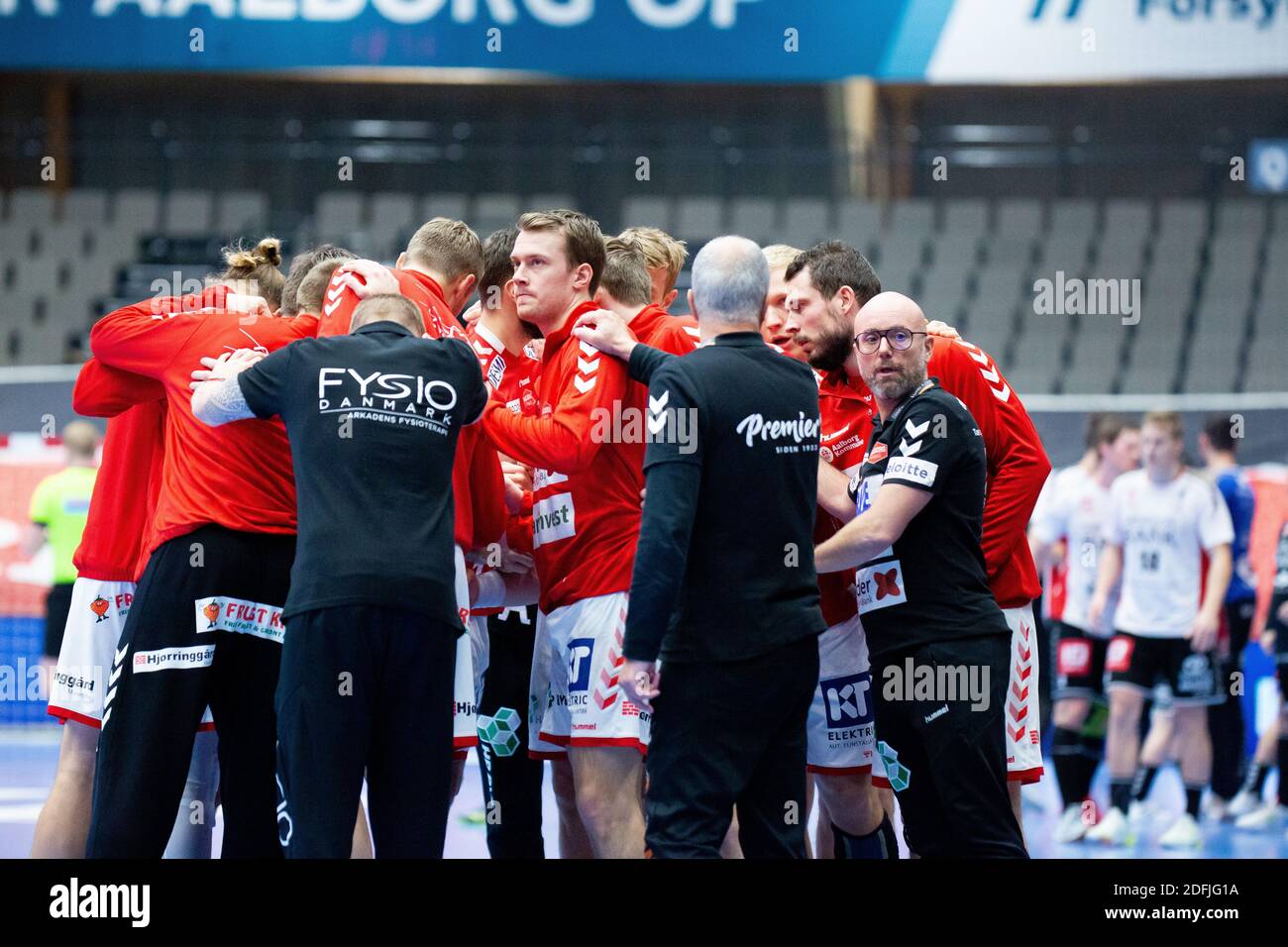 Aalborg, Denmark. 05th, December 2020. Head coach Stefan Madsen (R) of ...