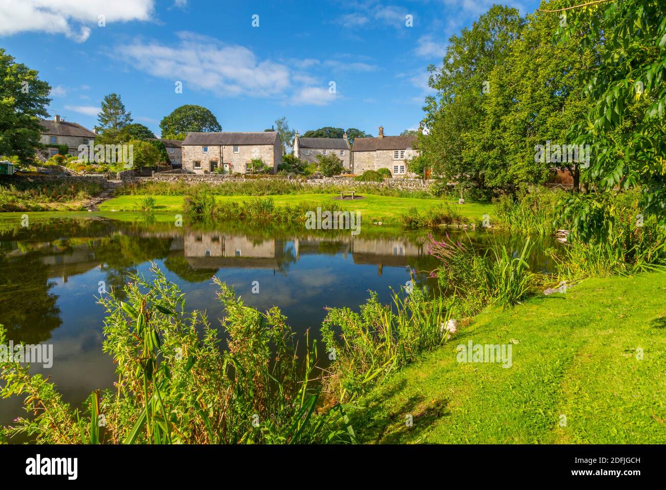 Monyash peak district hi-res stock photography and images - Alamy
