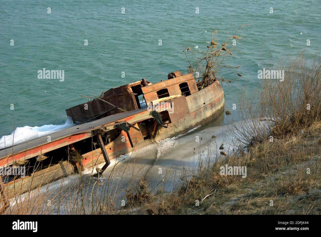 Boat barge on river rhone hi-res stock photography and images - Alamy