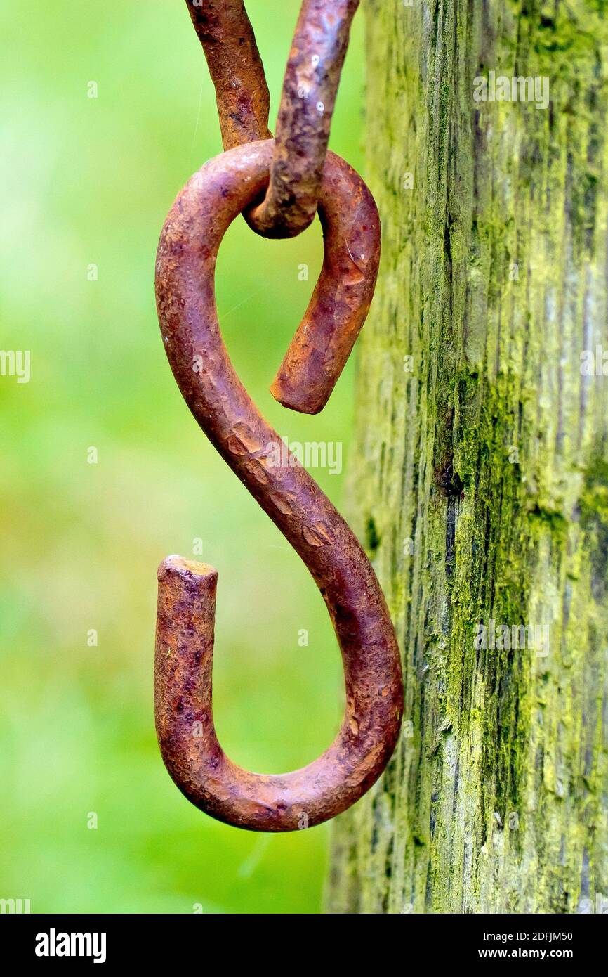 Wooden gate post metal gate hi-res stock photography and images - Alamy