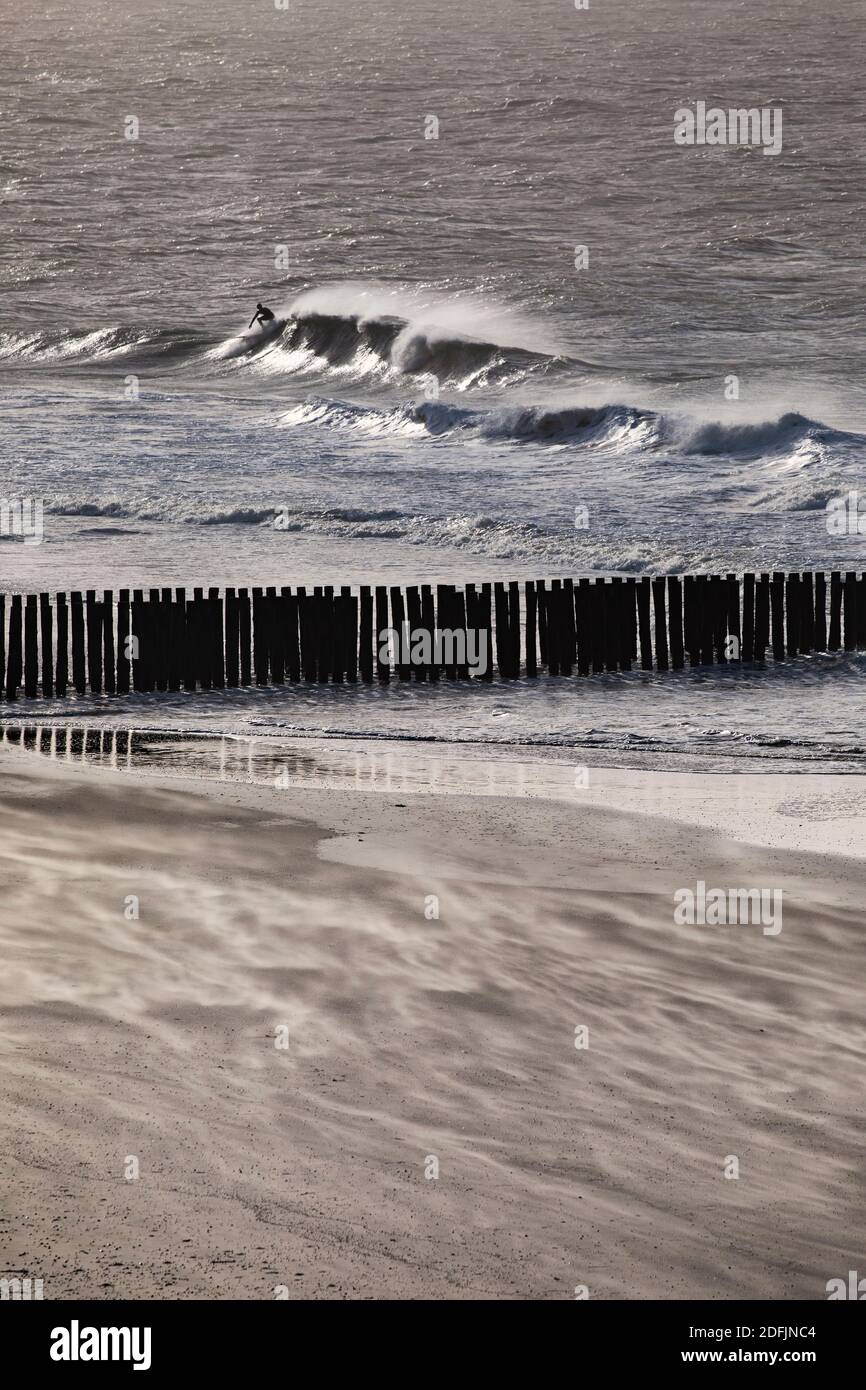 Top of wave hi-res stock photography and images - Alamy