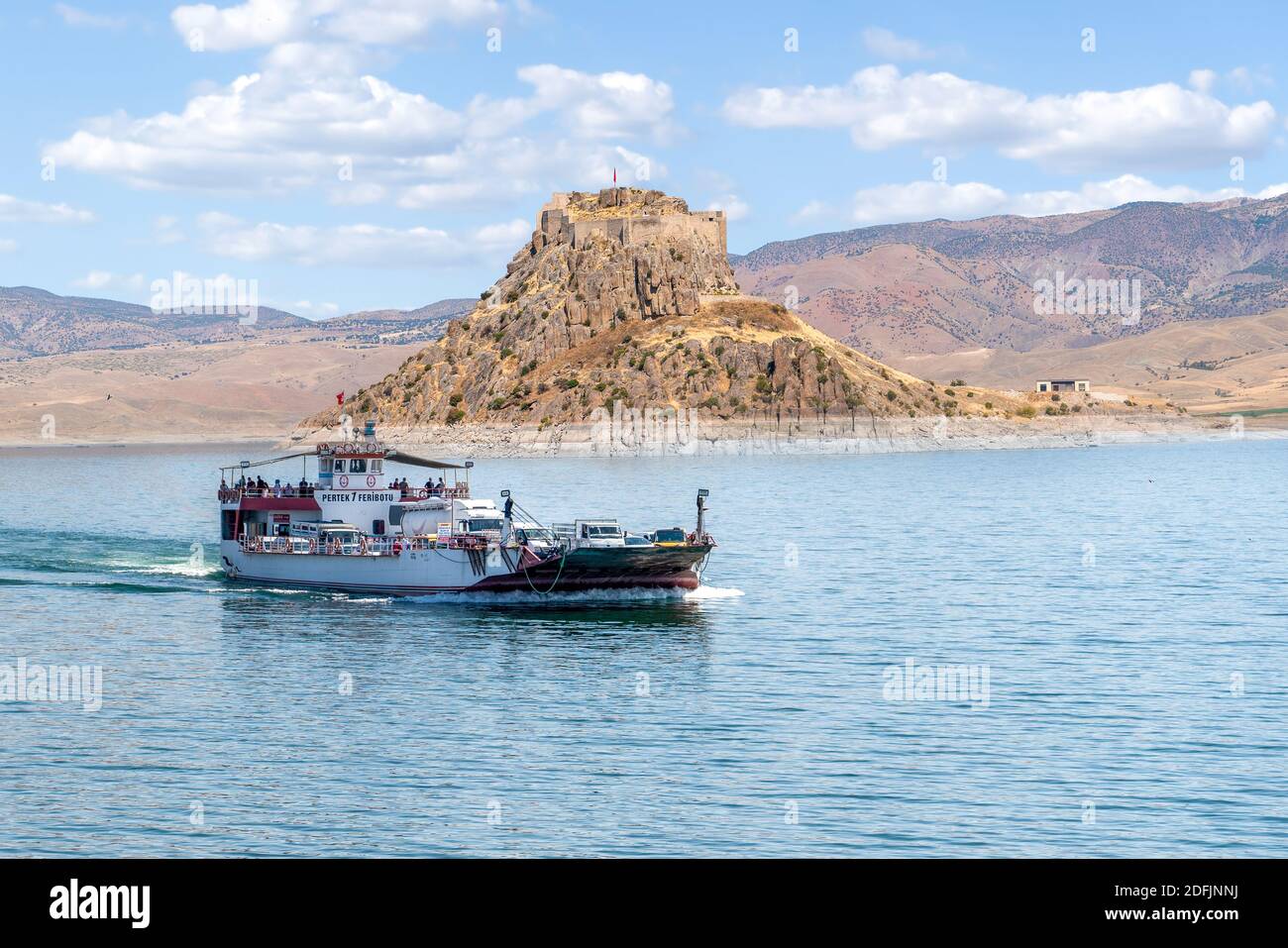Pertek kalesi hi-res stock photography and images - Alamy
